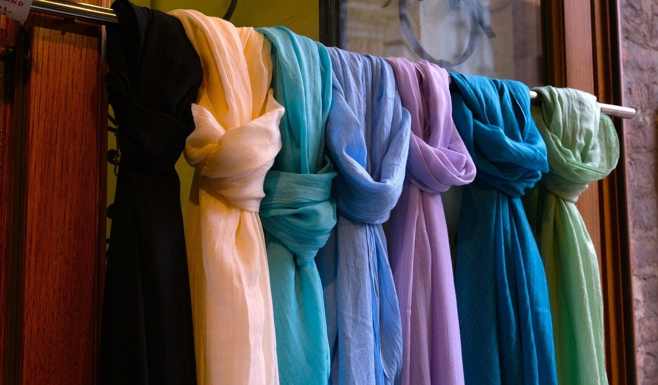 10 originele manieren om je sjaal te knopen - Lovelyshawls Roosendaal ...